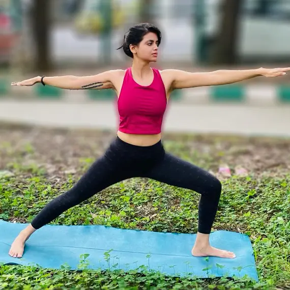 Pratyaksha Yoga Trainer HSR Layout, Female Yoga Teacher Bangalore